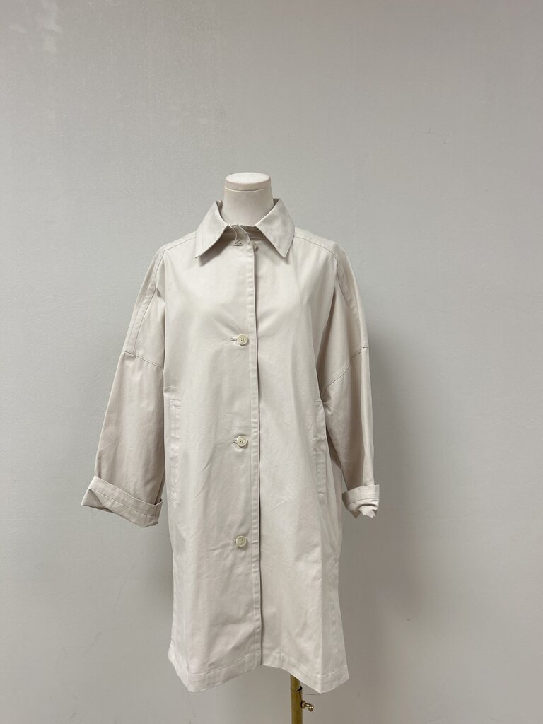 Rue Sophie Tan Raincoat NWT – Cleveland Consignment Shoppe